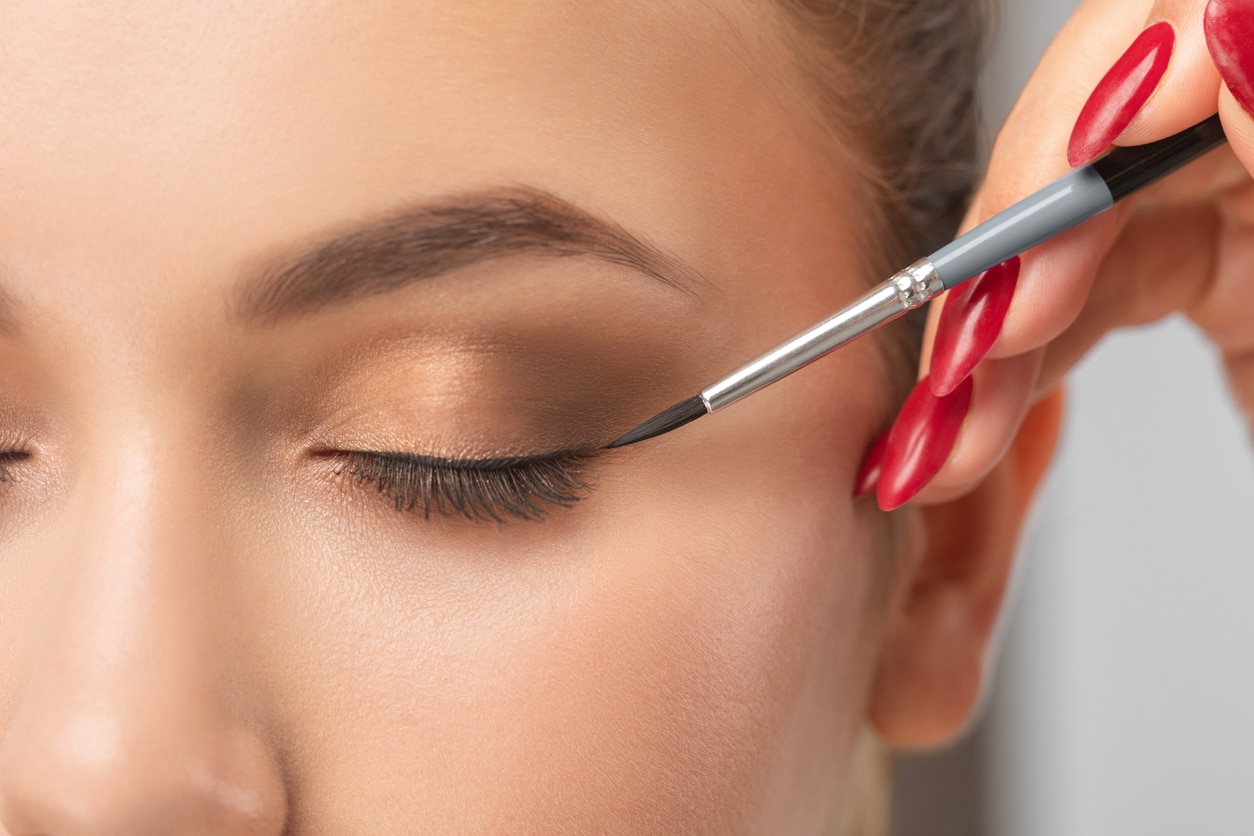 Réussissez enfin votre trait d'eye-liner avec ces 6 conseils faciles
